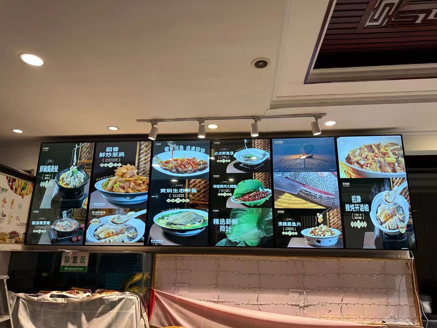 Wall Digital Signage – MaceTouch Screen